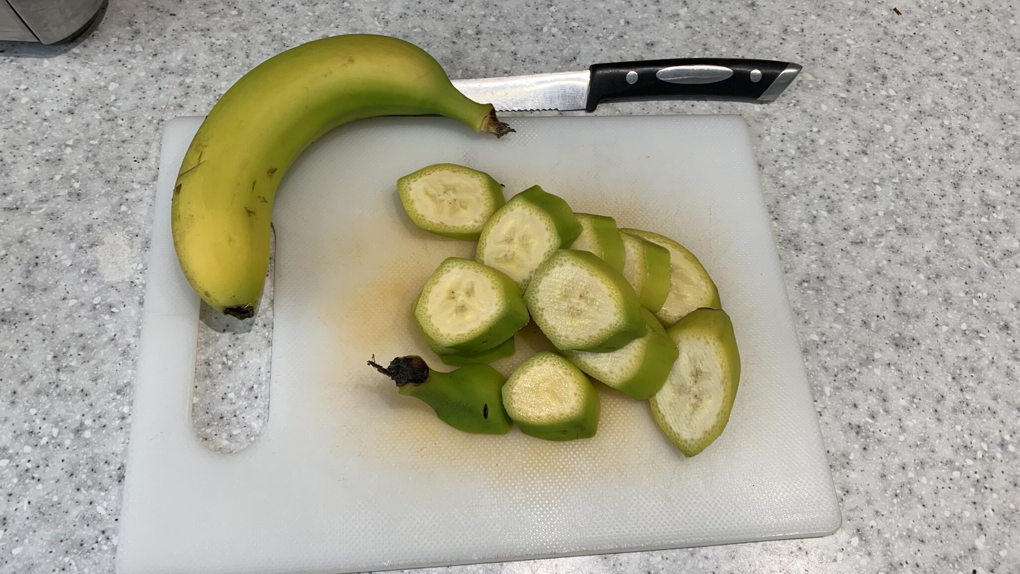 Are Bananas Man-Made? | Banana History and 7 Interesting Facts - Eco ...