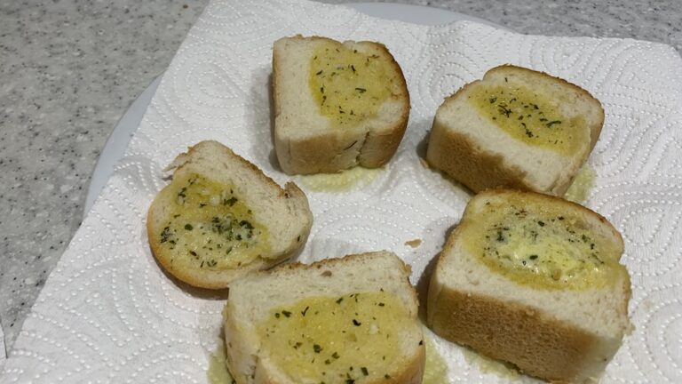 Can You Microwave Garlic Bread | Easy Step-By-Step Guide - Eco Family Life
